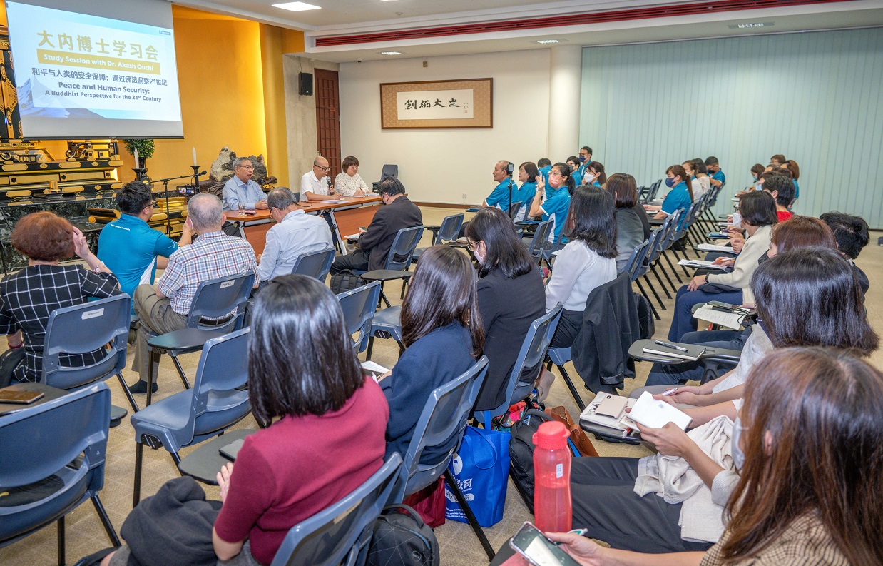 SGI General Council member Lectures on Peace | SGM